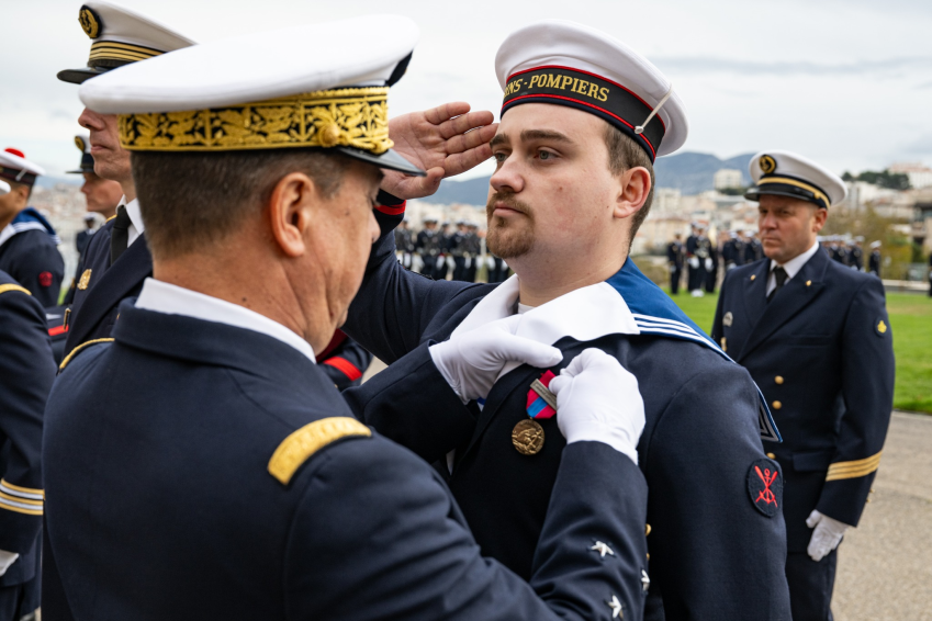 CÉRÉMONIE DE REMISE DE MÉDAILLES DES MARINS-POMPIERS AU PALAIS DU PHARO